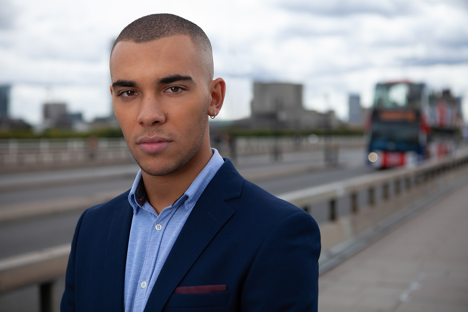 LONDON HEADSHOTS: IMPROVE YOUR LINKEDIN PROFILE - Studio Grey